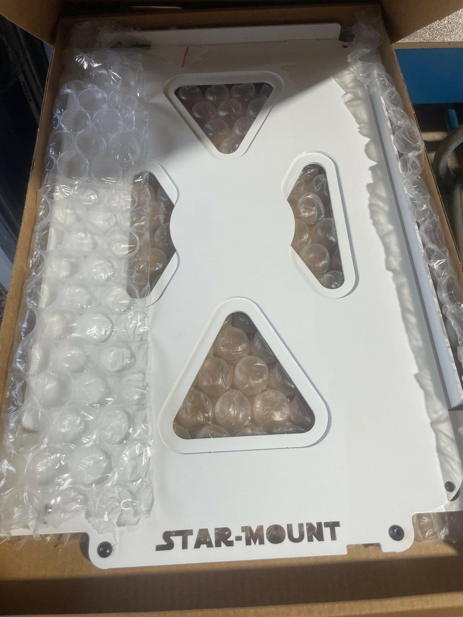 Quick-Release White Slide Mount For Rectangle Dishy For Flat Mount